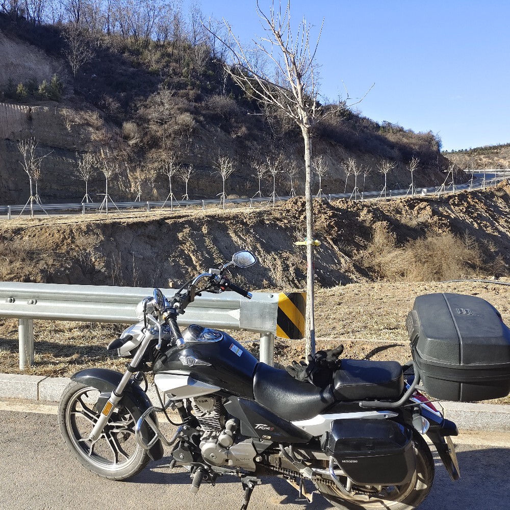 豪爵摩托车,TR150E报价及图片-摩托范-哈罗摩托车官网